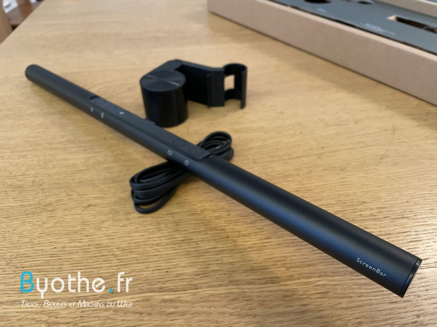 BenQ ScreenBar, la lampe qui va booster votre productivité