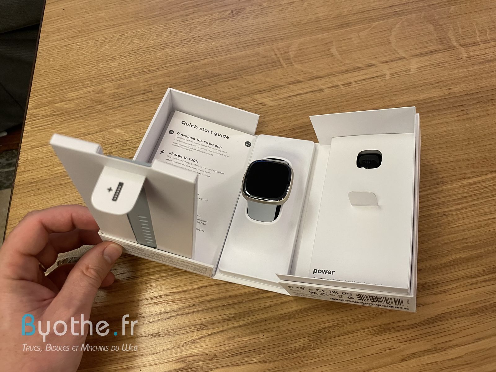 Sense 2 : unboxing et découverte de la montre sport et santé de Fitbit